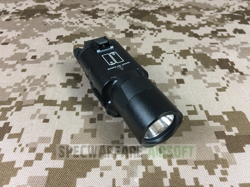 Specwarfare Airsoft. Night Evolution X300U LED FlashLight (Black)