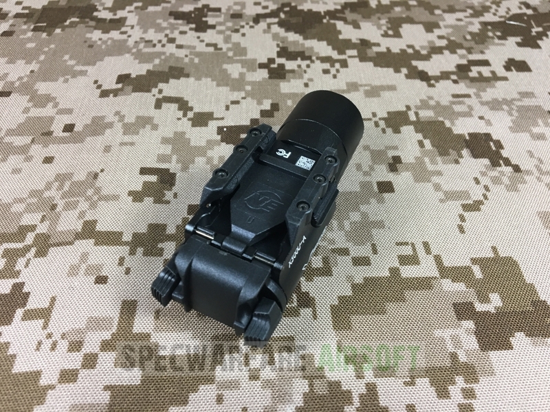 Specwarfare Airsoft. Night Evolution X300U LED FlashLight (Black)