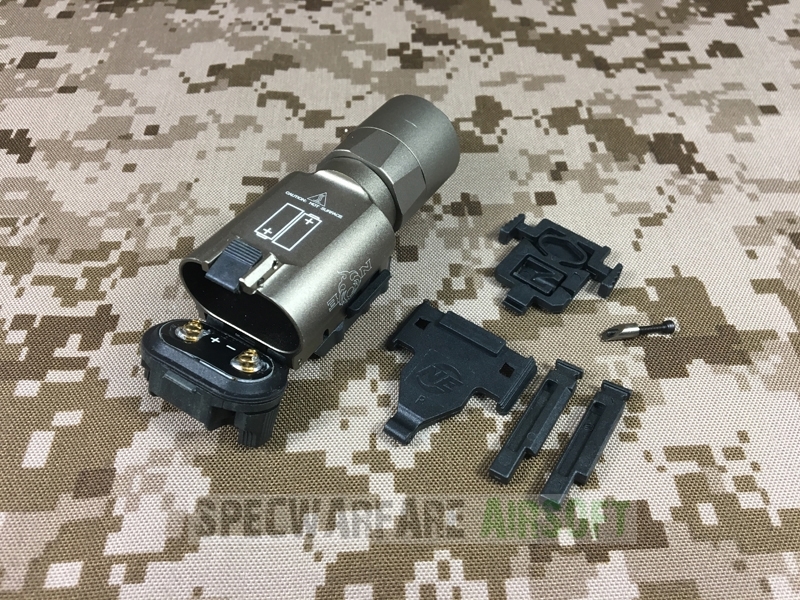 Specwarfare Airsoft. Night Evolution X300U LED FlashLight (Dark Earth)
