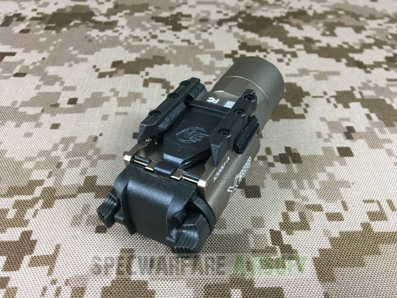Specwarfare Airsoft. Night Evolution X300U LED FlashLight (Dark Earth)
