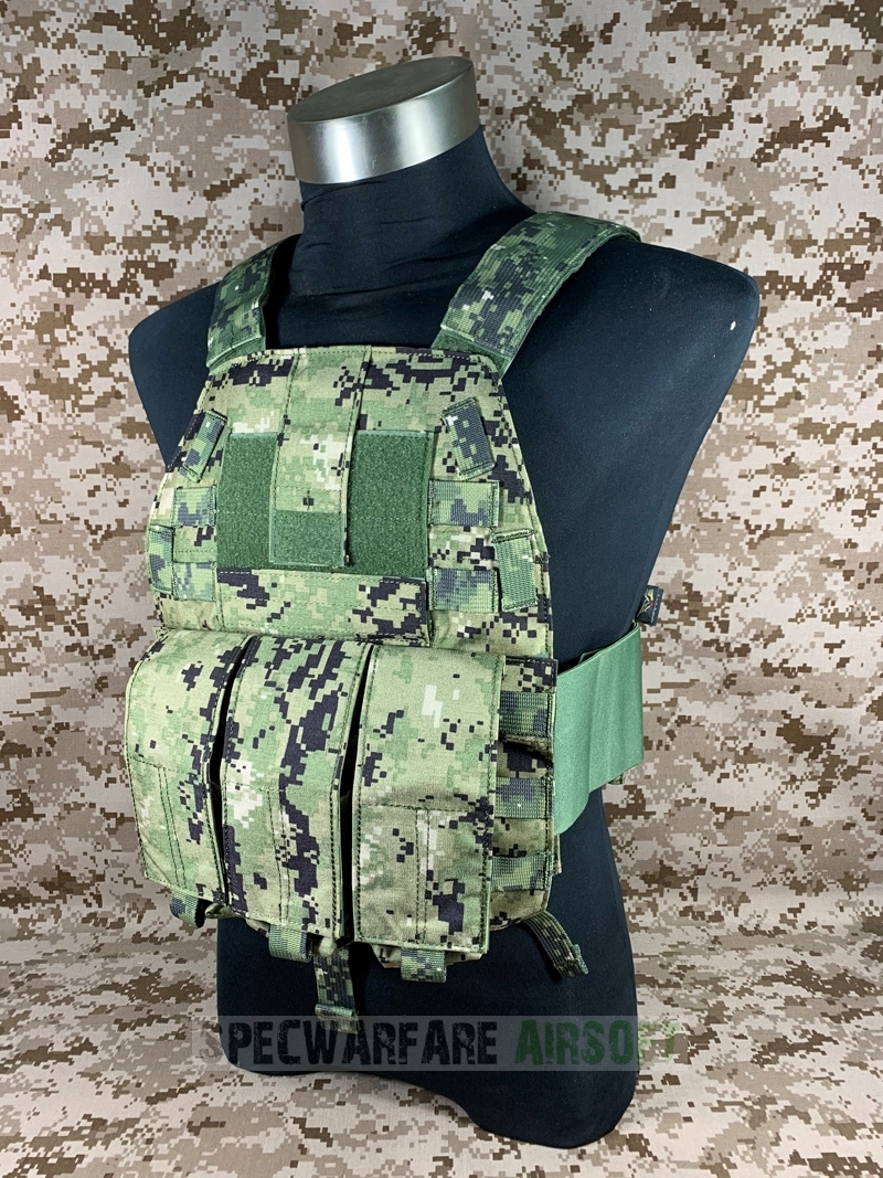 Specwarfare Airsoft. FLYYE LT6094K Assault Vest with Pouch Set (AOR2)